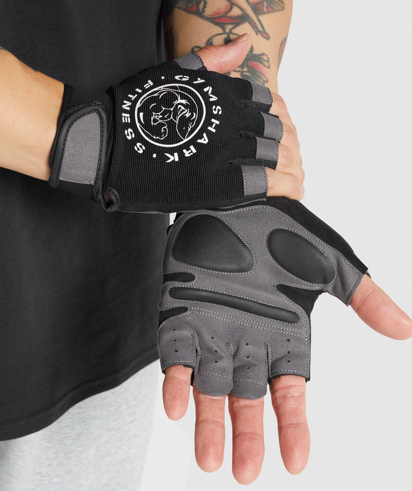 Gym gloves store